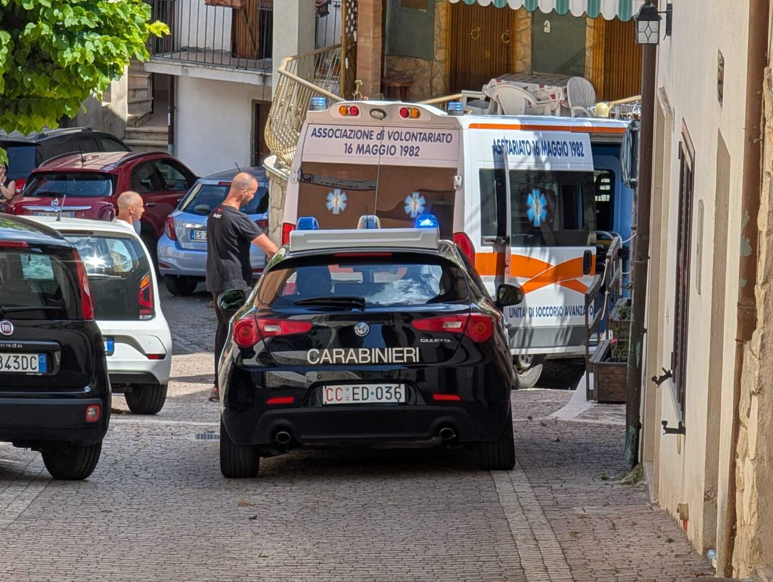 Tentato omicidio del nipote, lo zio aggredito con uno sgabello dalla ...